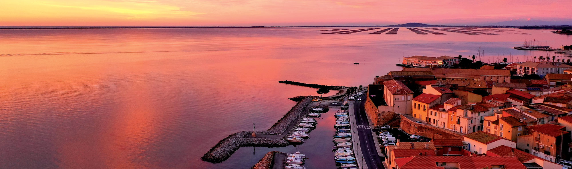Ville de Mèze - une lagune pour horizon