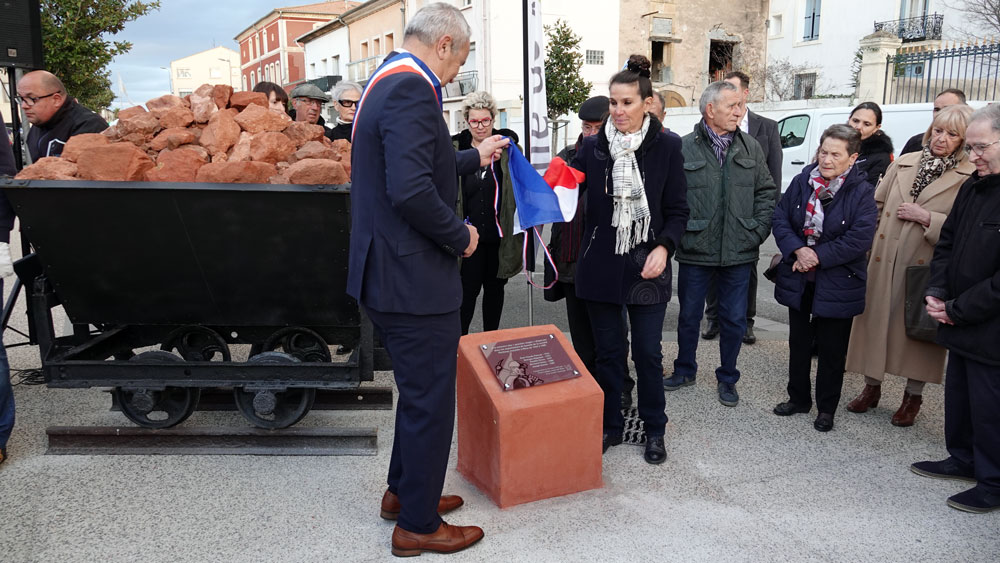 Hommage aux « gueules rouges » de Mèze - Ville de Mèze